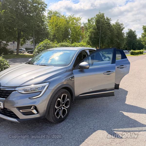Grey Renault Arkana 2021 in Narva, with an engine capacity of 1.30 L and mileage of 58 thousand km for 12999 €, photo 5 on AUTOMOTO.COM.LV
