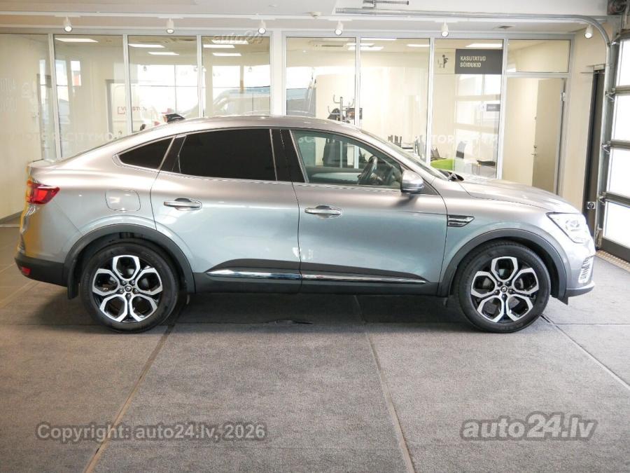 Pelēks Renault Arkana 2021 Tallina, ar dzinēja tilpumu 1.30 L un nobraukumu 64 tūkst. km par 17500 €, foto 3 vietnē AUTOMOTO.COM.LV