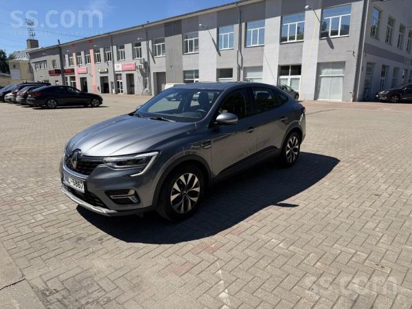 Серый Рено Arkana 2023 в Рига, объемом двигателя 1.60 л и пробегом 63 тыс. км за 18900 €, фото 1 на AUTOMOTO.COM.LV
