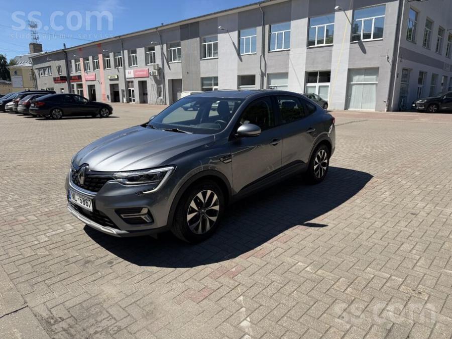 Серый Рено Arkana 2023 в Рига, объемом двигателя 1.60 л и пробегом 63 тыс. км за 18900 €, фото 1 на AUTOMOTO.COM.LV