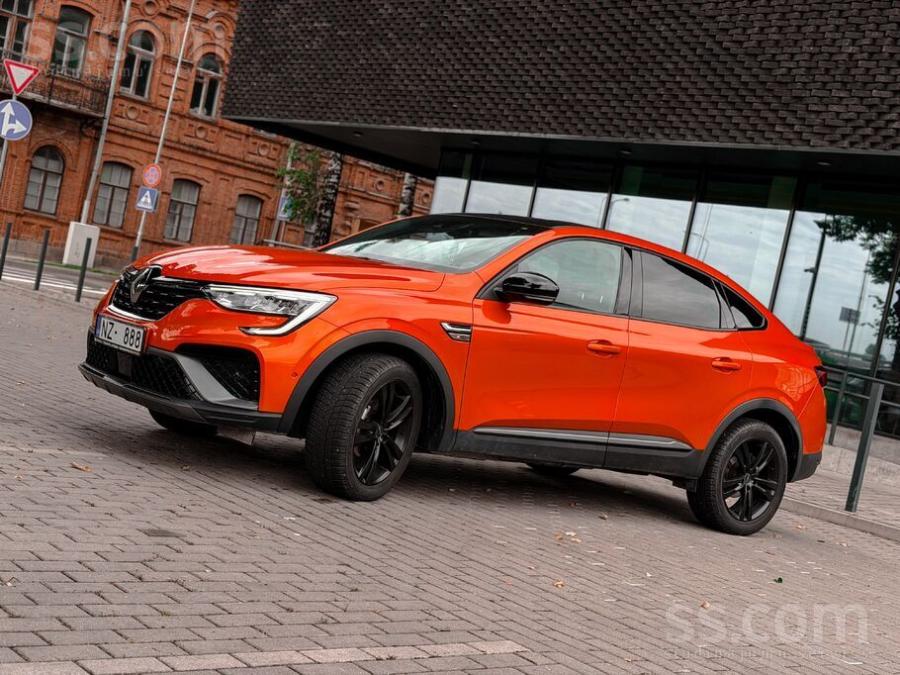 Oranžs Renault Arkana 2021 Daugavpils, ar dzinēja tilpumu 1.30 L un nobraukumu 29 tūkst. km par 19000 €, foto 1 vietnē AUTOMOTO.COM.LV