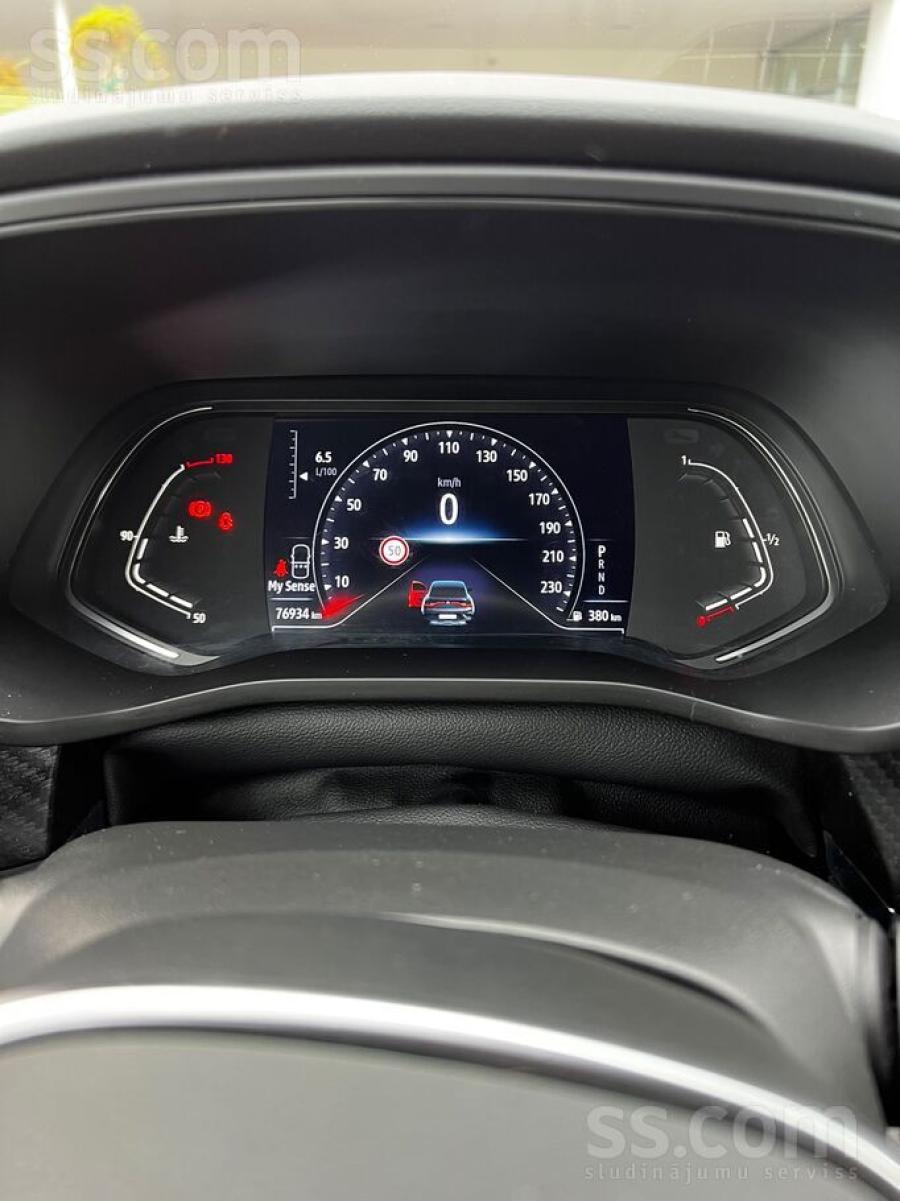 Orange Renault Arkana 2021 in Riga, with an engine capacity of 1.30 L and mileage of 77 thousand km for 15400 €, photo 10 on AUTOMOTO.COM.LV