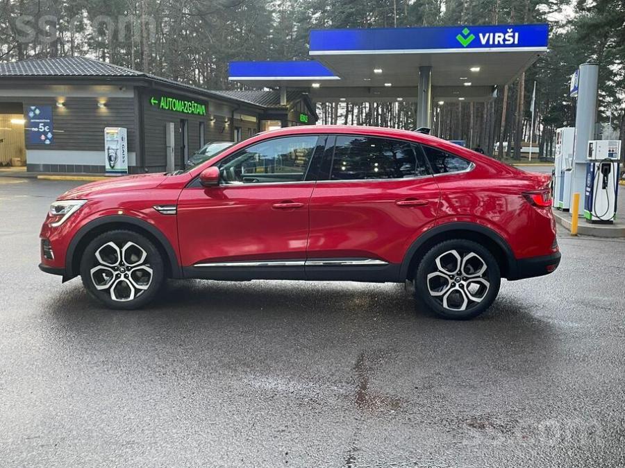 Red Renault Arkana 2021 in Riga, with an engine capacity of 1.60 L and mileage of 0 thousand km for 16799 €, photo 2 on AUTOMOTO.COM.LV