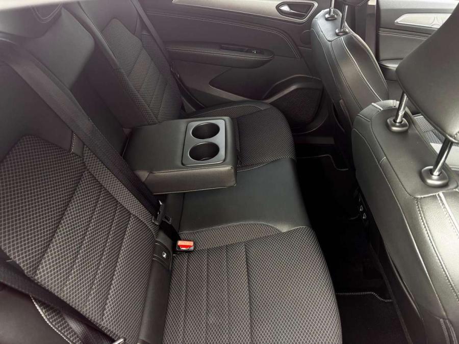 Sarkans Renault Arkana 2021 Viļņa, ar dzinēja tilpumu 1.60 L un nobraukumu 76 tūkst. km par 17500 €, foto 9 vietnē AUTOMOTO.COM.LV