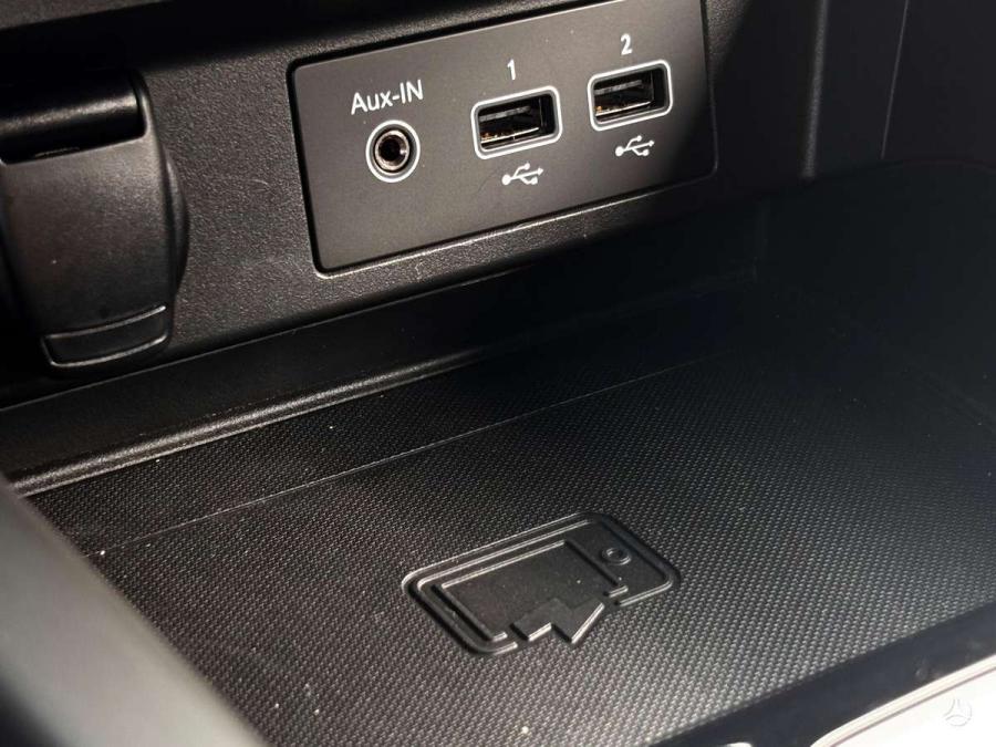 Sarkans Renault Arkana 2021 Viļņa, ar dzinēja tilpumu 1.60 L un nobraukumu 76 tūkst. km par 17500 €, foto 20 vietnē AUTOMOTO.COM.LV