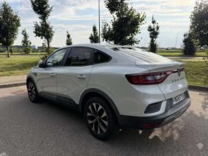 Белый Рено Arkana 2021 в Вильнюс, объемом двигателя 1.60 л и пробегом 87 тыс. км за 14500 €, фото 3 на AUTOMOTO.COM.LV