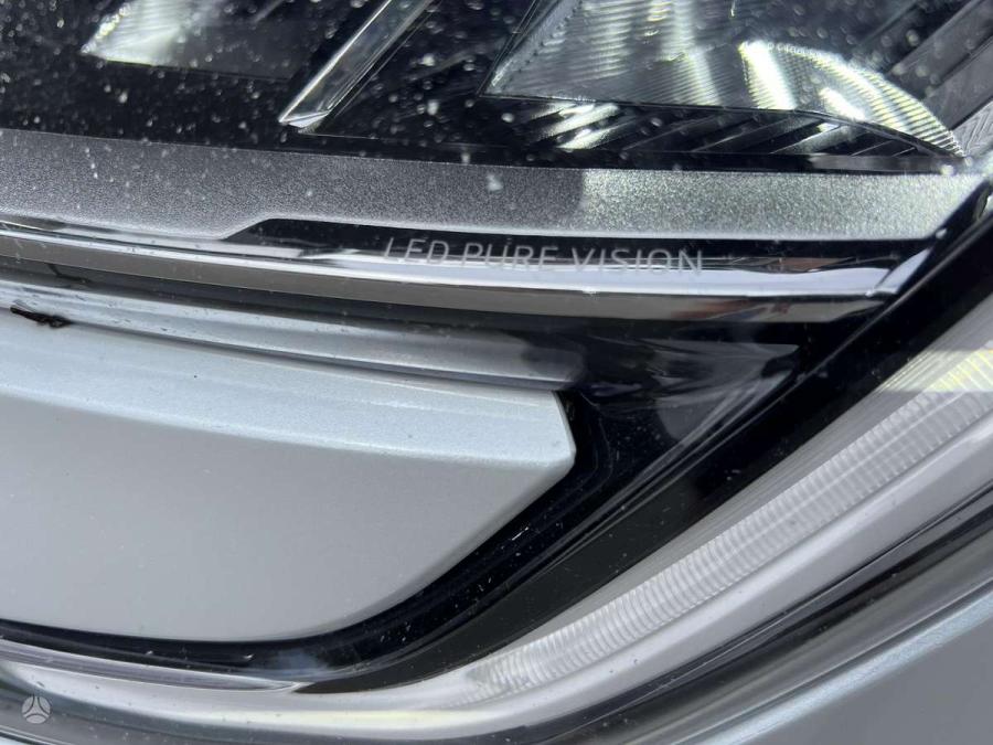 White Renault Arkana 2022 in Kaunas, with an engine capacity of 1.60 L and mileage of 225 thousand km for 13666 €, photo 24 on AUTOMOTO.COM.LV
