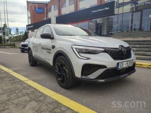 White Renault Arkana 2025 in Riga, with an engine capacity of 1.60 L and mileage of 28 thousand km for 26400 €, photo  on AUTOMOTO.COM.LV