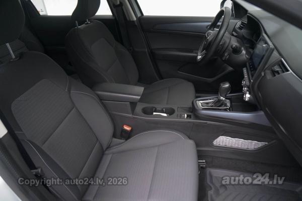 White Renault Arkana 2021 in Tallinn, with an engine capacity of 1.30 L and mileage of 50 thousand km for 15990 €, photo 9 on AUTOMOTO.COM.LV