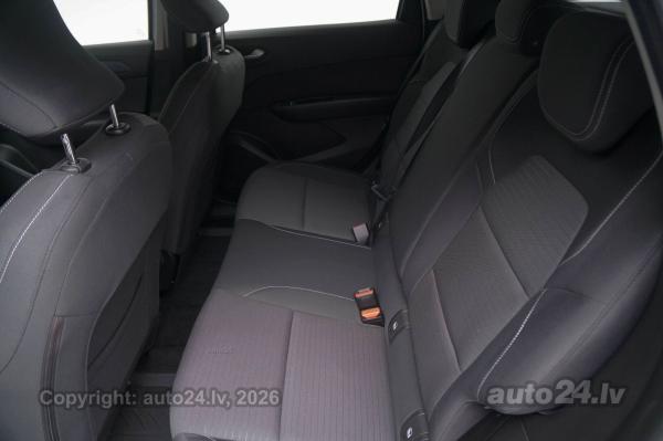White Renault Arkana 2021 in Tallinn, with an engine capacity of 1.30 L and mileage of 50 thousand km for 15990 €, photo 10 on AUTOMOTO.COM.LV