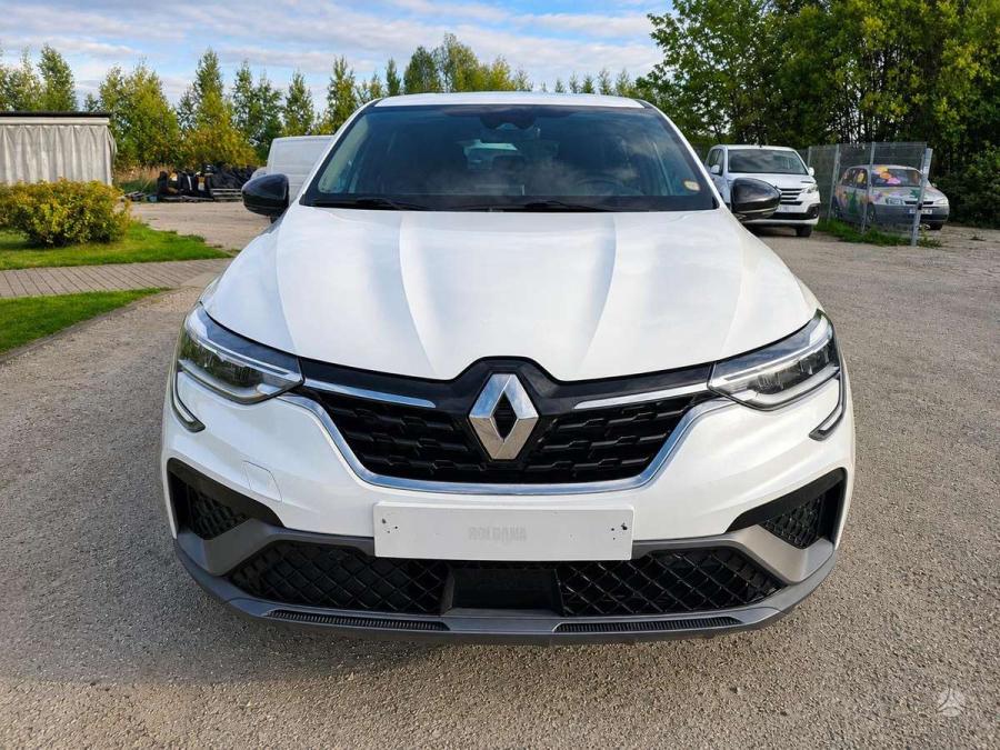 Белый Рено Arkana 2022 в Пакруойис, объемом двигателя 1.60 л и пробегом 119 тыс. км за 13400 €, фото 3 на AUTOMOTO.COM.LV