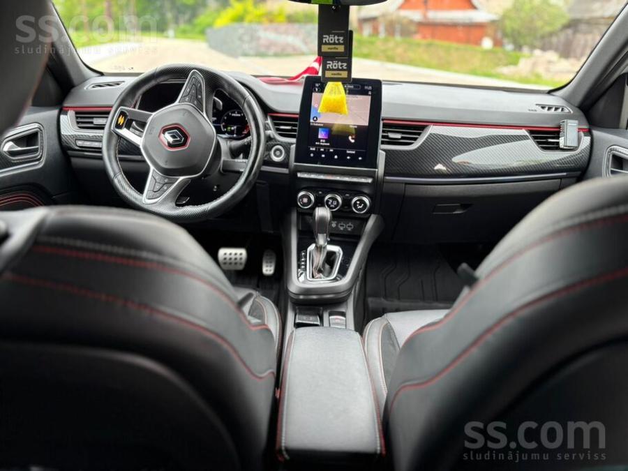 White Renault Arkana 2023 in Rezekne, with an engine capacity of 1.30 L and mileage of 64 thousand km for 20000 €, photo 5 on AUTOMOTO.COM.LV