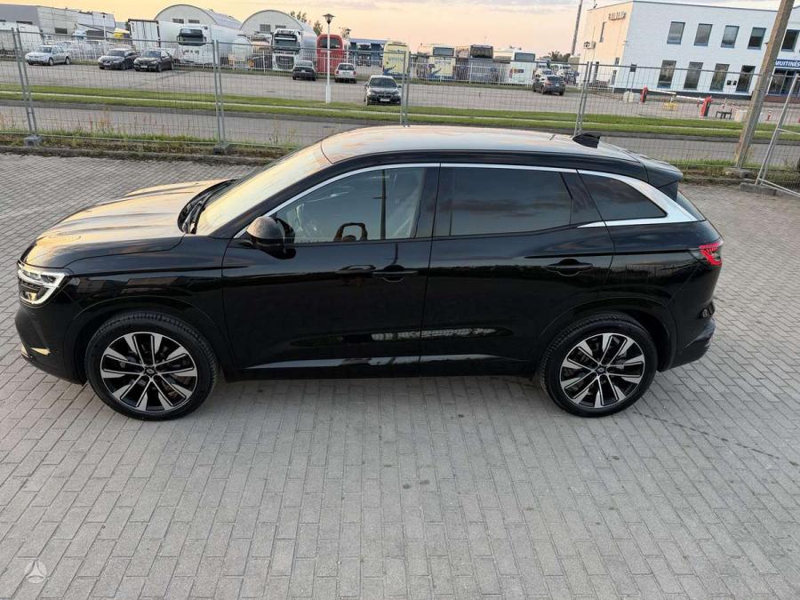 Black Renault Austral 2022 in Marijampole, with an engine capacity of 1.33 L and mileage of 152 thousand km for 19239 €, photo 19 on AUTOMOTO.COM.LV