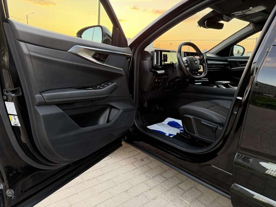 Black Renault Austral 2022 in Marijampole, with an engine capacity of 1.33 L and mileage of 152 thousand km for 19239 €, photo 21 on AUTOMOTO.COM.LV