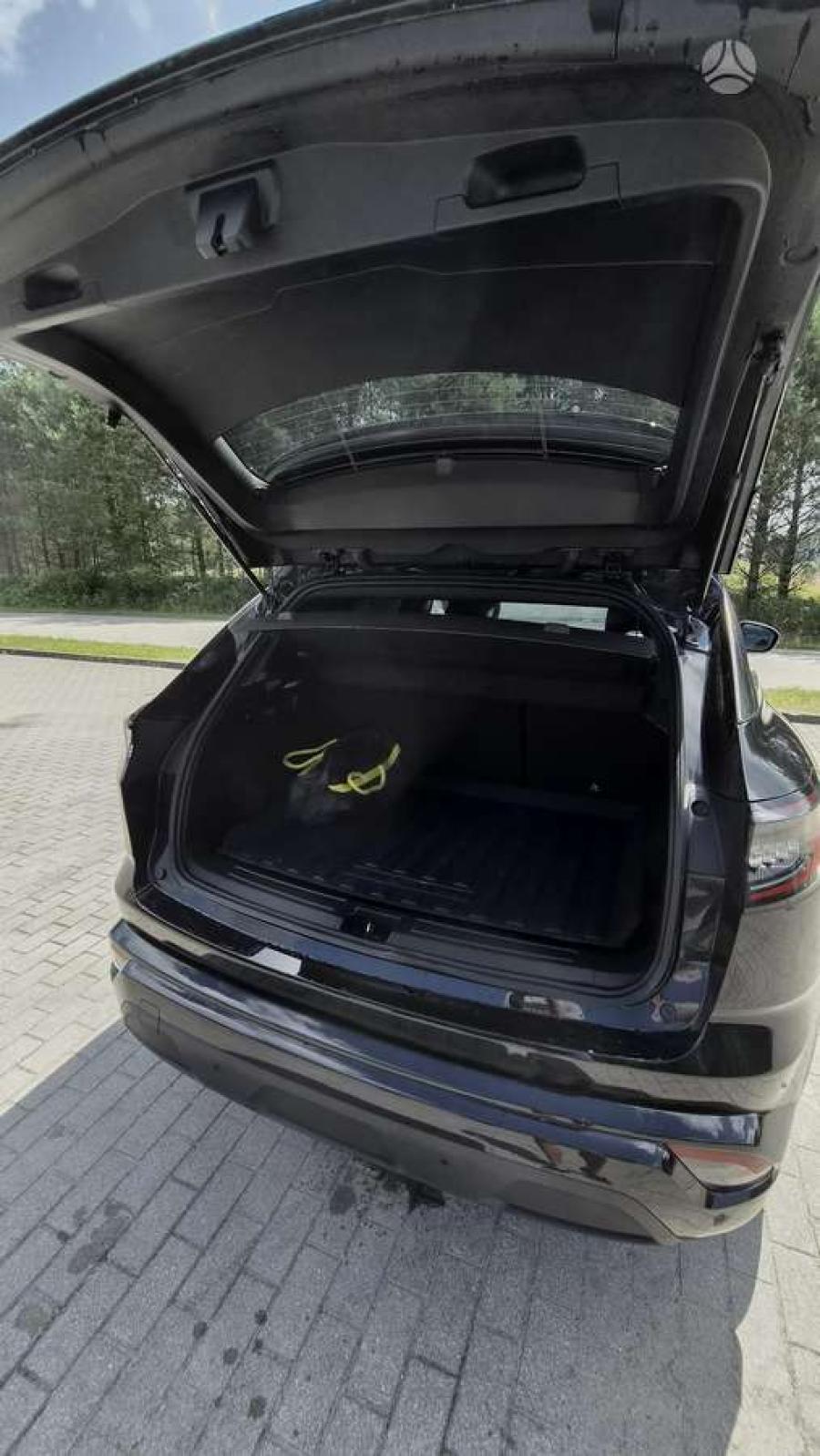 Black Renault Austral 2023 in Taurage, with an engine capacity of 1.20 L and mileage of 235 thousand km for 13500 €, photo 20 on AUTOMOTO.COM.LV
