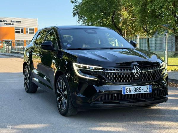 Black Renault Austral 2023 in Taurage, with an engine capacity of 1.20 L and mileage of 220 thousand km for 13500 €, photo 1 on AUTOMOTO.COM.LV