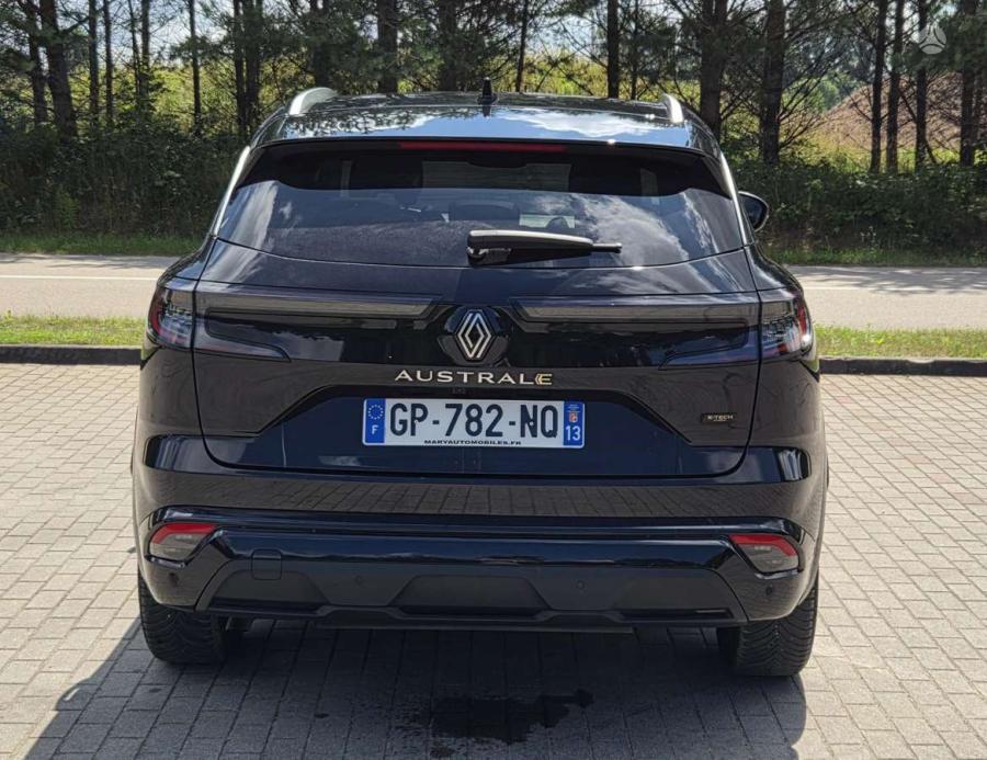 Black Renault Austral 2023 in Taurage, with an engine capacity of 1.20 L and mileage of 235 thousand km for 11900 €, photo 7 on AUTOMOTO.COM.LV