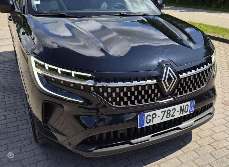 Black Renault Austral 2023 in Taurage, with an engine capacity of 1.20 L and mileage of 235 thousand km for 11900 €, photo 10 on AUTOMOTO.COM.LV