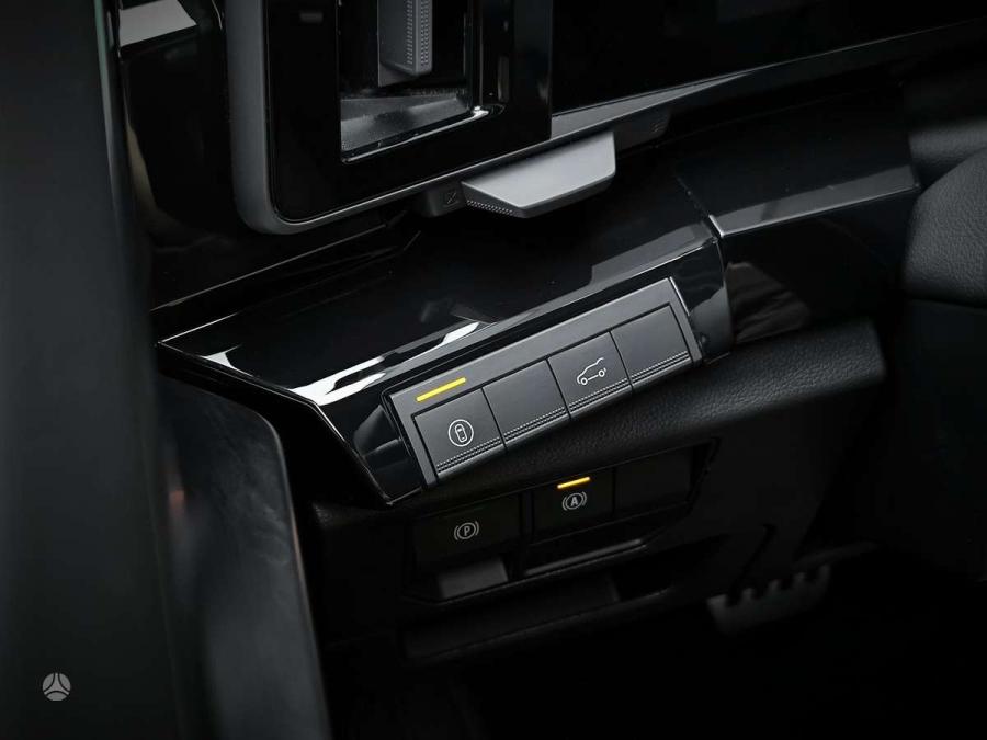 Melns Renault Austral 2026 Kauņa, ar dzinēja tilpumu 1.20 L un nobraukumu 9 tūkst. km par 36900 €, foto 17 vietnē AUTOMOTO.COM.LV