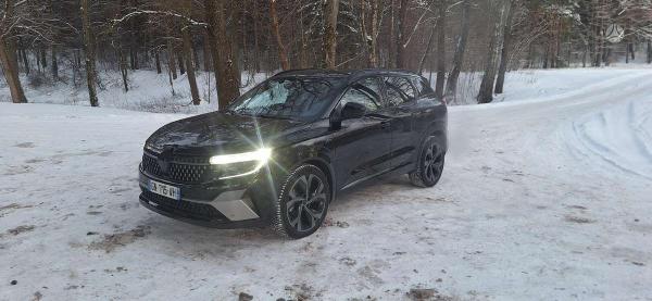 Melns Renault Austral 2023 Prienai, ar dzinēja tilpumu 1.20 L un nobraukumu 20 tūkst. km par 25600 €, foto 1 vietnē AUTOMOTO.COM.LV