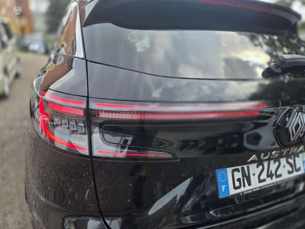 Melns Renault Austral 2023 Tauragė, ar dzinēja tilpumu 1.20 L un nobraukumu 170 tūkst. km par 12700 €, foto 10 vietnē AUTOMOTO.COM.LV