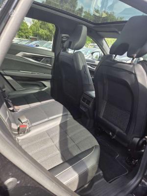 Melns Renault Austral 2023 Tauragė, ar dzinēja tilpumu 1.20 L un nobraukumu 170 tūkst. km par 12700 €, foto 13 vietnē AUTOMOTO.COM.LV