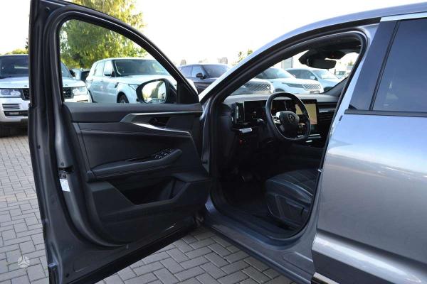 Grey Renault Austral 2023 in Vilnius, with an engine capacity of 1.20 L and mileage of 158 thousand km for 17500 €, photo 10 on AUTOMOTO.COM.LV