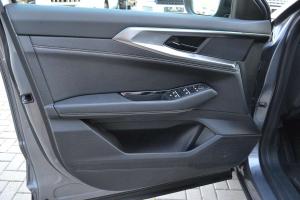 Pelēks Renault Austral 2023 Viļņa, ar dzinēja tilpumu 1.20 L un nobraukumu 158 tūkst. km par 17500 €, foto 12 vietnē AUTOMOTO.COM.LV