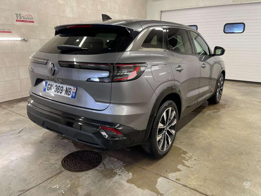 Grey Renault Austral 2023 in Marijampole, with an engine capacity of 1.33 L and mileage of 143 thousand km for 18943 €, photo 5 on AUTOMOTO.COM.LV