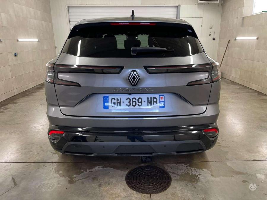 Grey Renault Austral 2023 in Marijampole, with an engine capacity of 1.33 L and mileage of 143 thousand km for 18943 €, photo 6 on AUTOMOTO.COM.LV