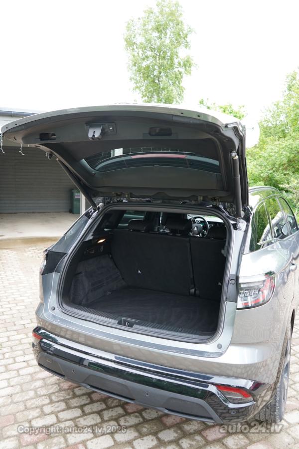 Grey Renault Austral 2023 in Ogre, with an engine capacity of 1.30 L and mileage of 64 thousand km for 24500 €, photo 5 on AUTOMOTO.COM.LV
