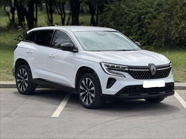 White Renault Austral 2023 in Kaunas, with an engine capacity of 1.20 L and mileage of 111 thousand km for 15300 €, photo 1 on AUTOMOTO.COM.LV