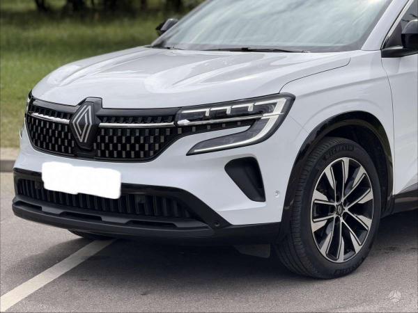 White Renault Austral 2023 in Kaunas, with an engine capacity of 1.20 L and mileage of 111 thousand km for 15300 €, photo 6 on AUTOMOTO.COM.LV