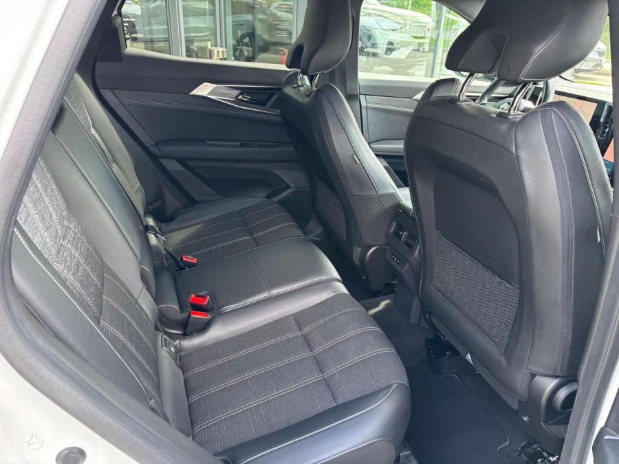 White Renault Austral 2023 in Siauliai, with an engine capacity of 1.33 L and mileage of 49 thousand km for 24500 €, photo 7 on AUTOMOTO.COM.LV