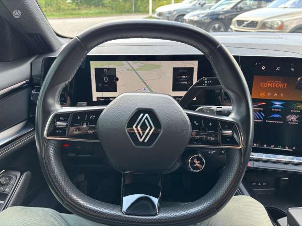 White Renault Austral 2023 in Siauliai, with an engine capacity of 1.33 L and mileage of 49 thousand km for 24500 €, photo 8 on AUTOMOTO.COM.LV