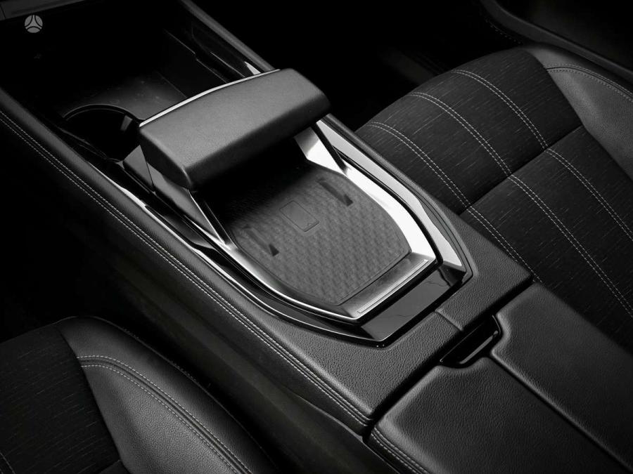 Balts Renault Austral 2023 Kauņa, ar dzinēja tilpumu 1.33 L un nobraukumu 80 tūkst. km par 22900 €, foto 18 vietnē AUTOMOTO.COM.LV