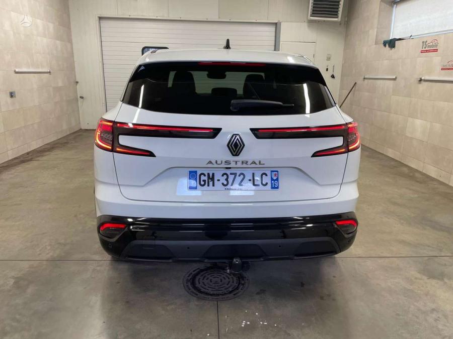 White Renault Austral 2023 in Marijampole, with an engine capacity of 1.33 L and mileage of 151 thousand km for 19602 €, photo 6 on AUTOMOTO.COM.LV