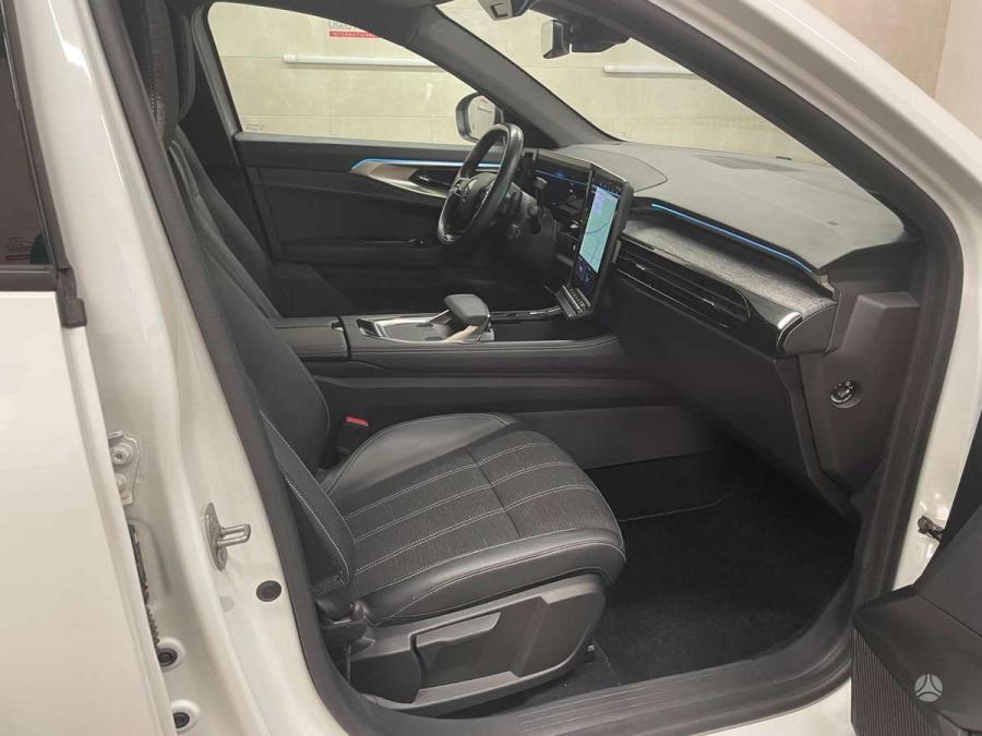White Renault Austral 2023 in Marijampole, with an engine capacity of 1.33 L and mileage of 151 thousand km for 19602 €, photo 9 on AUTOMOTO.COM.LV