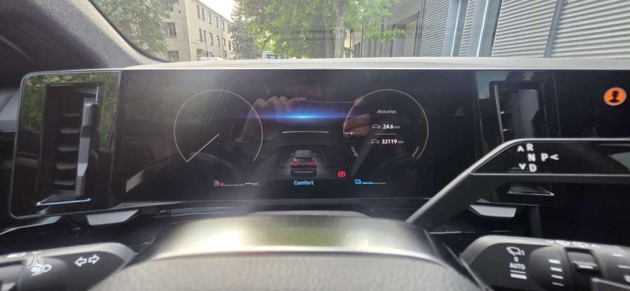 Balts Renault Austral 2024 Telšiai, ar dzinēja tilpumu 1.20 L un nobraukumu 32 tūkst. km par 23900 €, foto 17 vietnē AUTOMOTO.COM.LV
