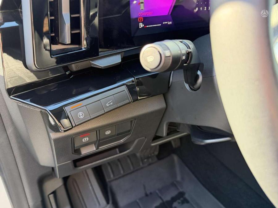 Balts Renault Austral 2024 Plungė, ar dzinēja tilpumu 1.30 L un nobraukumu 43 tūkst. km par 24800 €, foto 16 vietnē AUTOMOTO.COM.LV