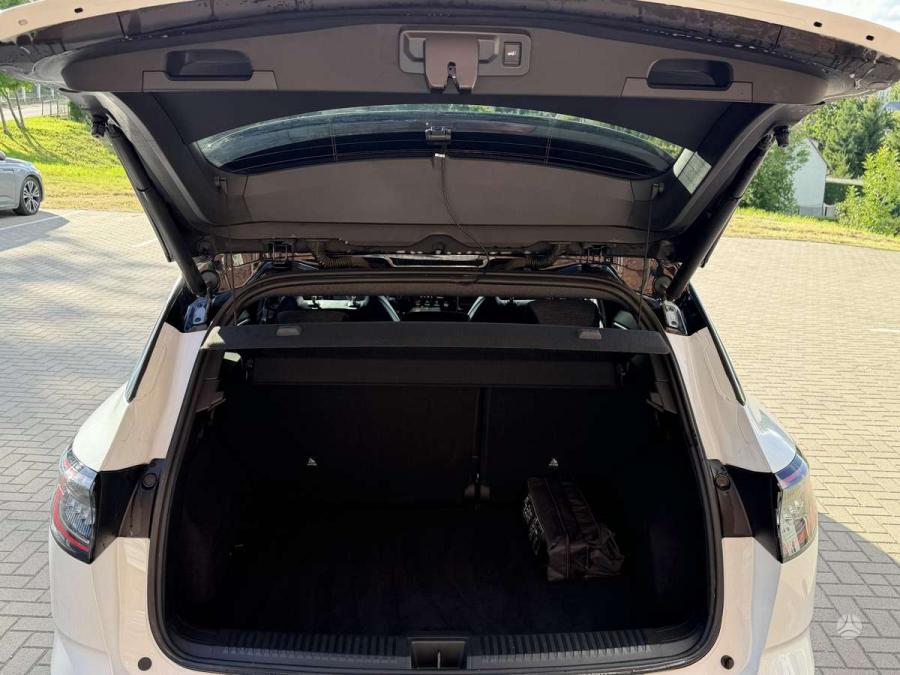 Balts Renault Austral 2024 Plungė, ar dzinēja tilpumu 1.30 L un nobraukumu 43 tūkst. km par 24800 €, foto 22 vietnē AUTOMOTO.COM.LV