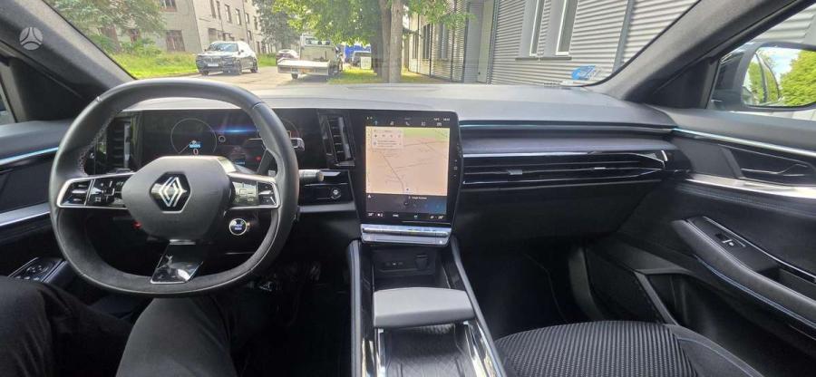 Balts Renault Austral 2024 Telšiai, ar dzinēja tilpumu 1.20 L un nobraukumu 32 tūkst. km par 23900 €, foto 16 vietnē AUTOMOTO.COM.LV