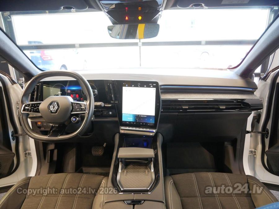 White Renault Austral 2023 in Tallinn, with an engine capacity of 1.33 L and mileage of 26 thousand km for 25000 €, photo 7 on AUTOMOTO.COM.LV