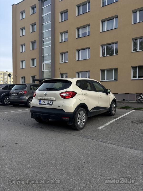 Smilšu krāsa Renault Captur 2014 Tallina, ar dzinēja tilpumu 0.90 L un nobraukumu 0 tūkst. km par 7299 €, foto 5 vietnē AUTOMOTO.COM.LV