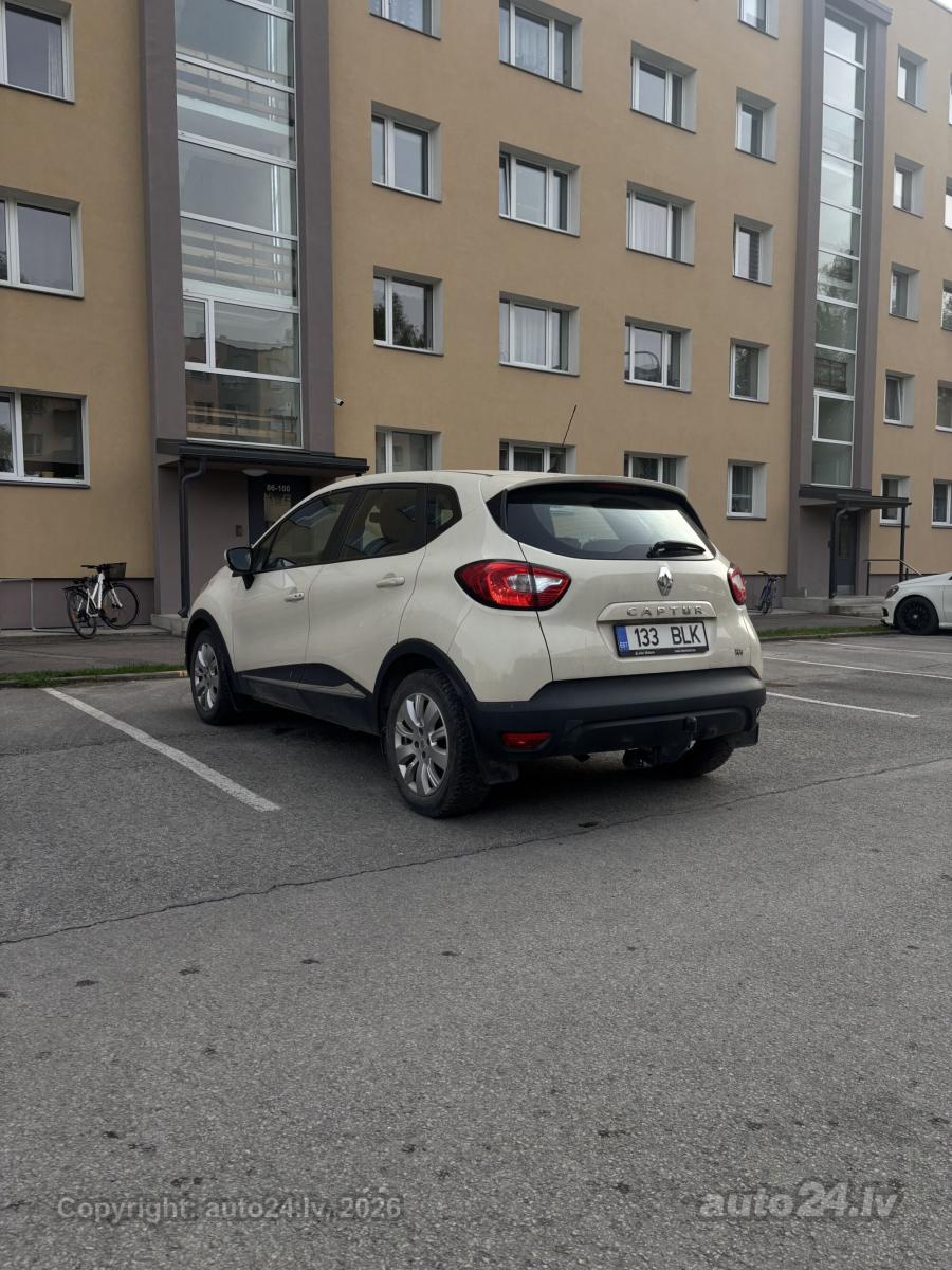 Beige Renault Captur 2014 in Tallinn, with an engine capacity of 0.90 L and mileage of 0 thousand km for 7299 €, photo 8 on AUTOMOTO.COM.LV