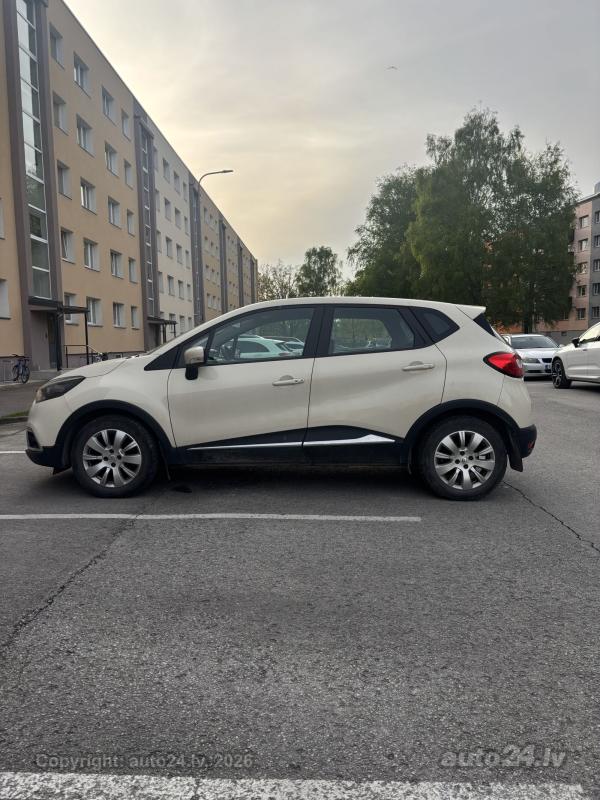 Smilšu krāsa Renault Captur 2014 Tallina, ar dzinēja tilpumu 0.90 L un nobraukumu 0 tūkst. km par 7299 €, foto 8 vietnē AUTOMOTO.COM.LV