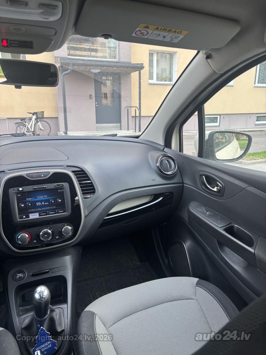 Beige Renault Captur 2014 in Tallinn, with an engine capacity of 0.90 L and mileage of 0 thousand km for 7299 €, photo 12 on AUTOMOTO.COM.LV