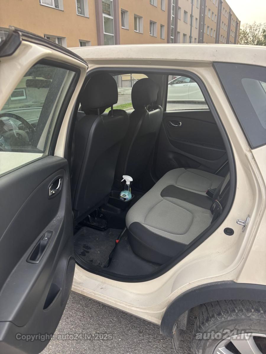 Beige Renault Captur 2014 in Tallinn, with an engine capacity of 0.90 L and mileage of 0 thousand km for 7299 €, photo 13 on AUTOMOTO.COM.LV