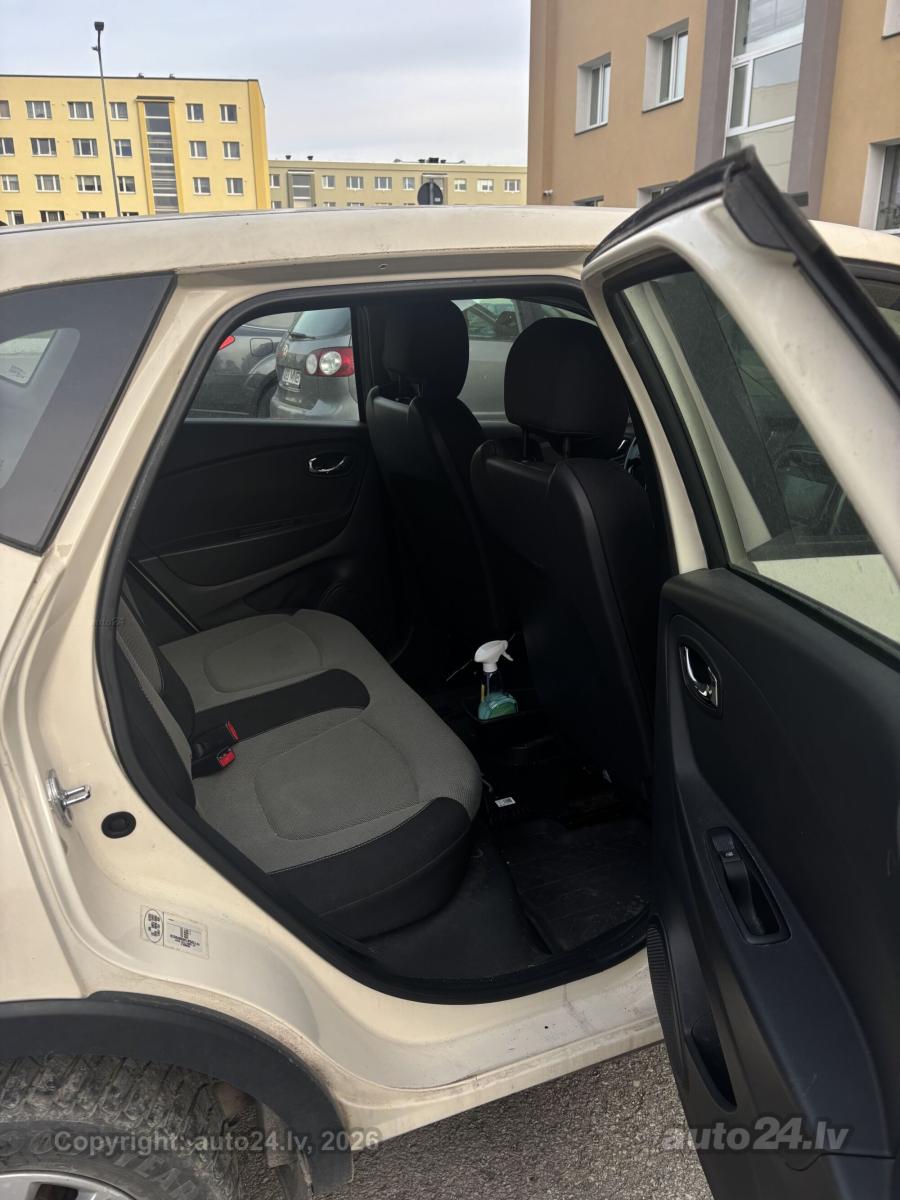 Beige Renault Captur 2014 in Tallinn, with an engine capacity of 0.90 L and mileage of 0 thousand km for 7299 €, photo 14 on AUTOMOTO.COM.LV