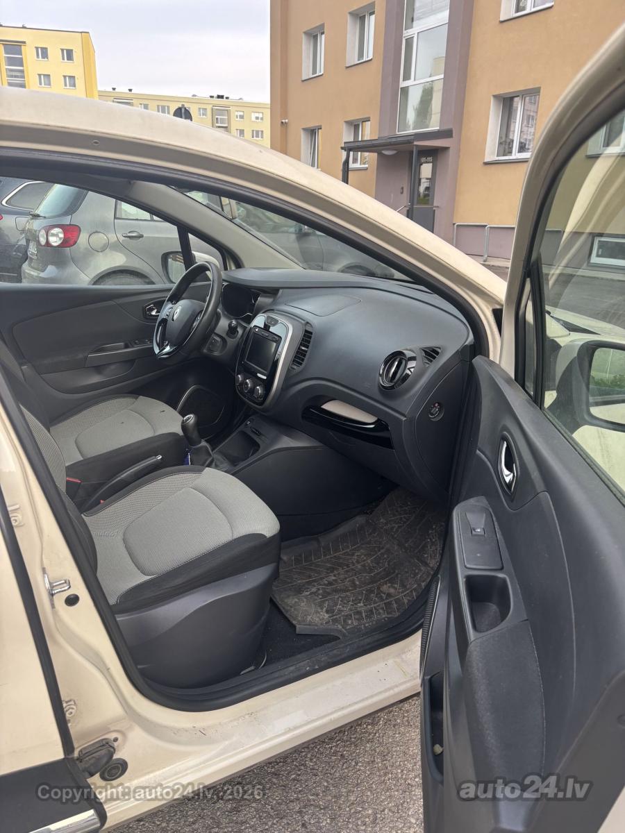 Beige Renault Captur 2014 in Tallinn, with an engine capacity of 0.90 L and mileage of 0 thousand km for 7299 €, photo 16 on AUTOMOTO.COM.LV